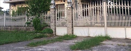 Prodajem aluminijumsku ogradu sa kapijom