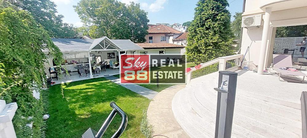 Stari Kosutnjak , luksuzna vila , bazen , letnjikovac , garaza ID#2559
1.150.000 €