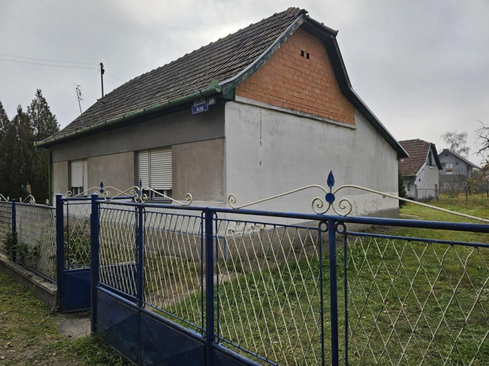 Palić- Kuća za rušenje na velikom placu ID#1819
112.000 €