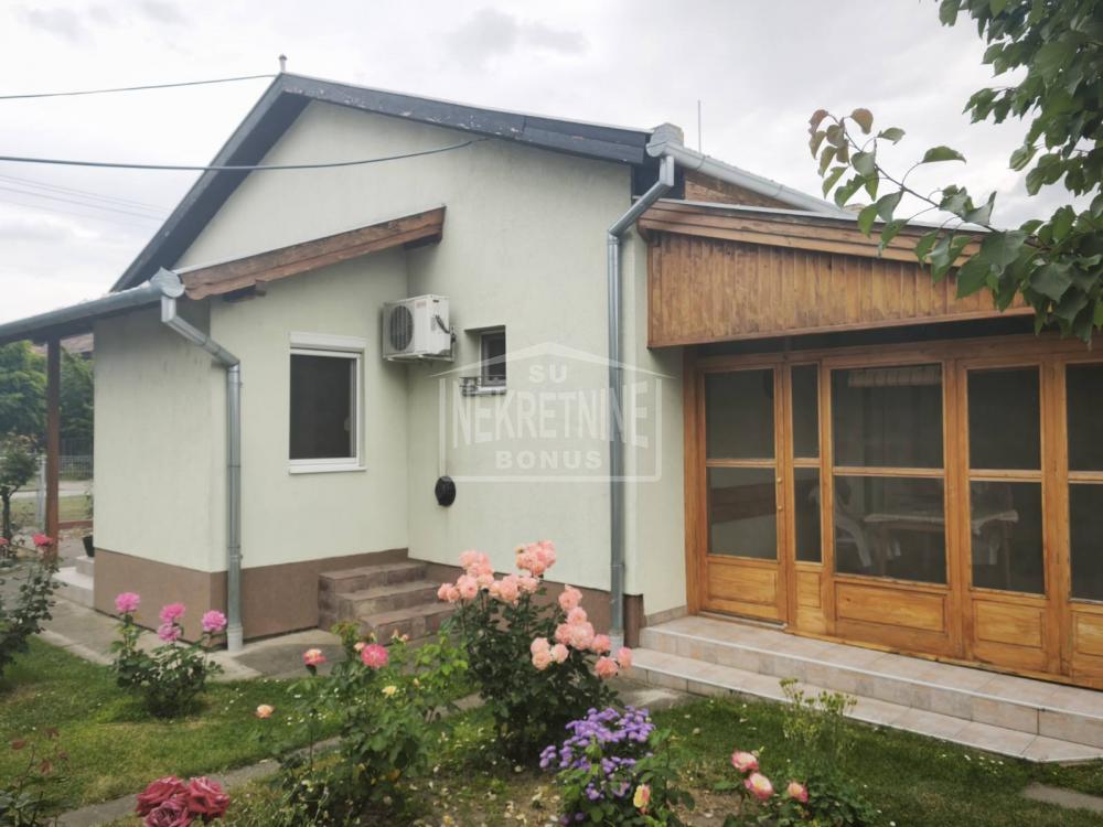 Subotica-Mali Radanovac-prodaje se kuća na lepom mestu ID#2196
102.000 €