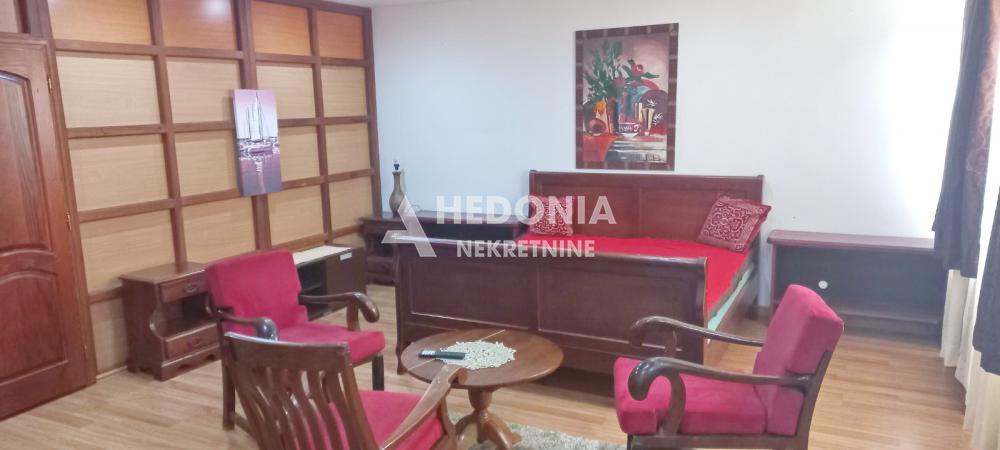 Zemun, Mozerova, izdavanje, 0.5, parking mesto ID#10565
400 €