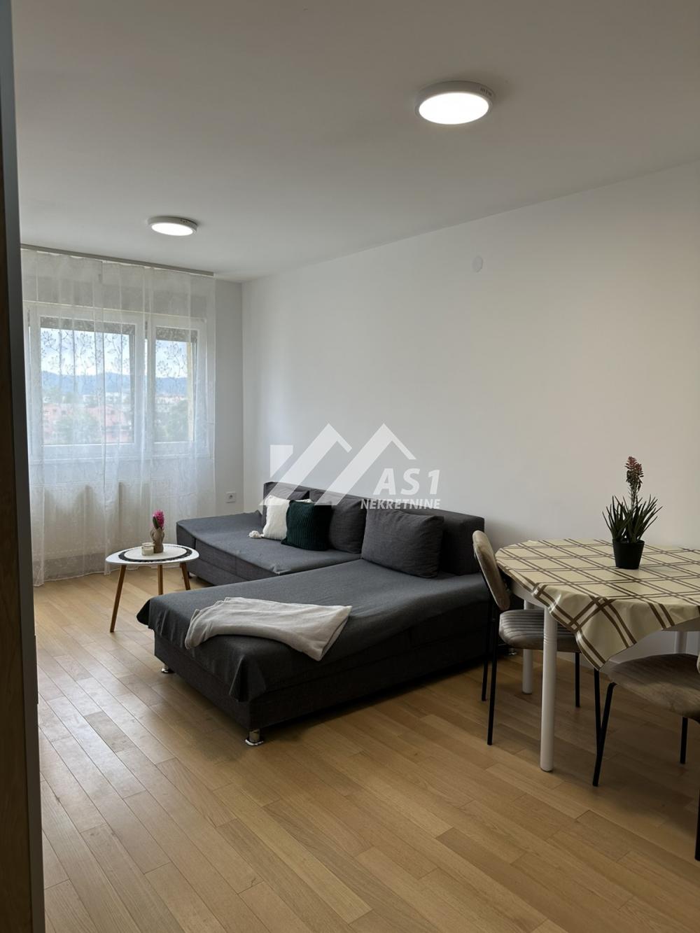 IZDAJE SE JEDNOIPOSOBAN STAN NA NOVOM NASELJU ID#7366
450 €