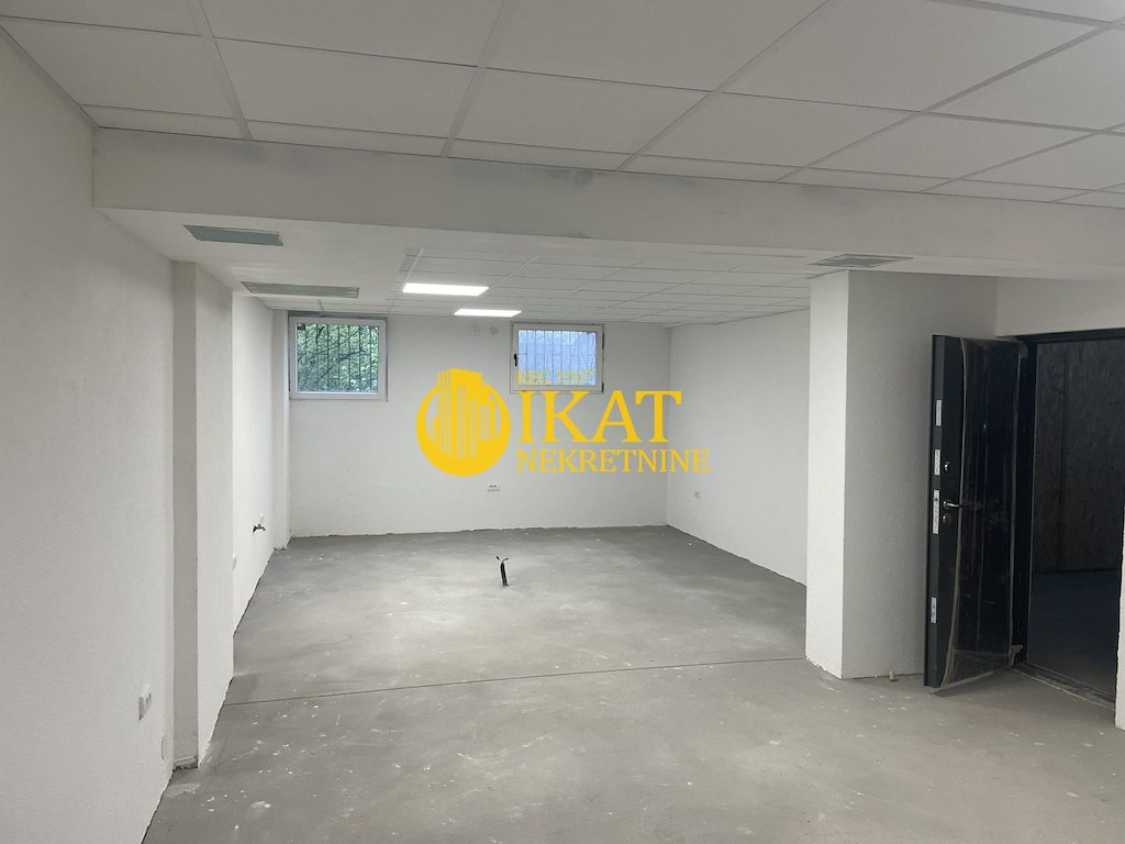 Trošarina, Voždovac 82m2, poslovni prostor ID#5250
700 €