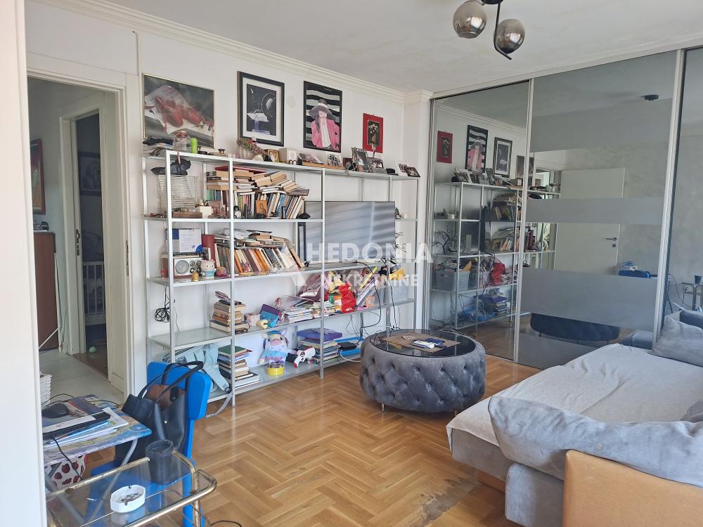 Vračar, Šumatovačka, 3.0, renoviran, opremljen ID#10570
285.000 €