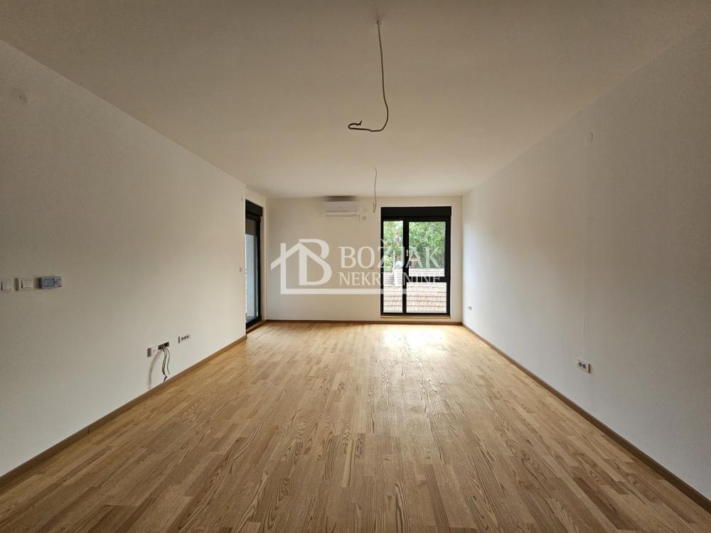 Nov, trosoban stan, Lesnina ID#2676
126.000 €