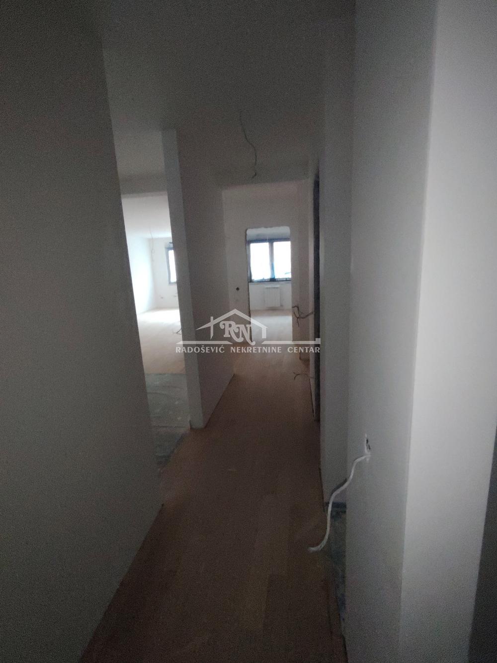 Novogradnja, Crveni krst, 78m2, garažno mesto - 36.000 EUR-a, plus ostava ID#1594
344.000 €