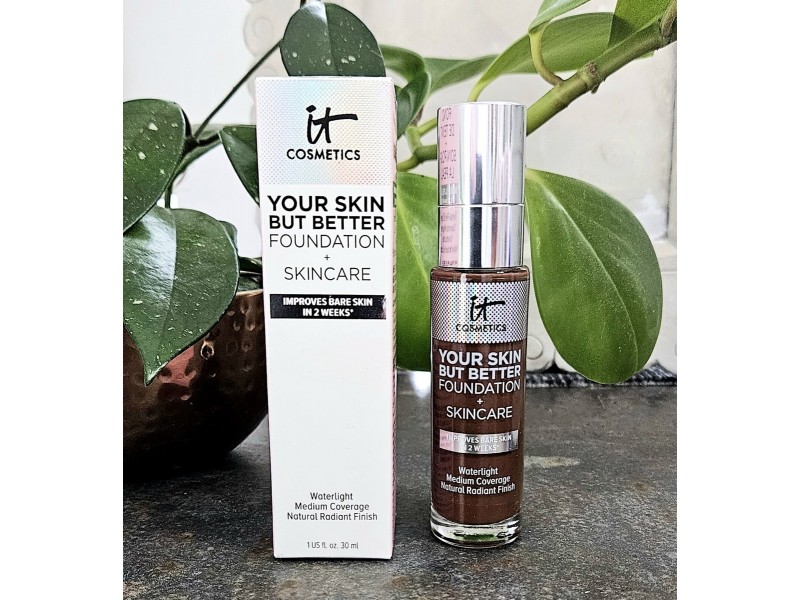 Tečni puder IT Cosmetics