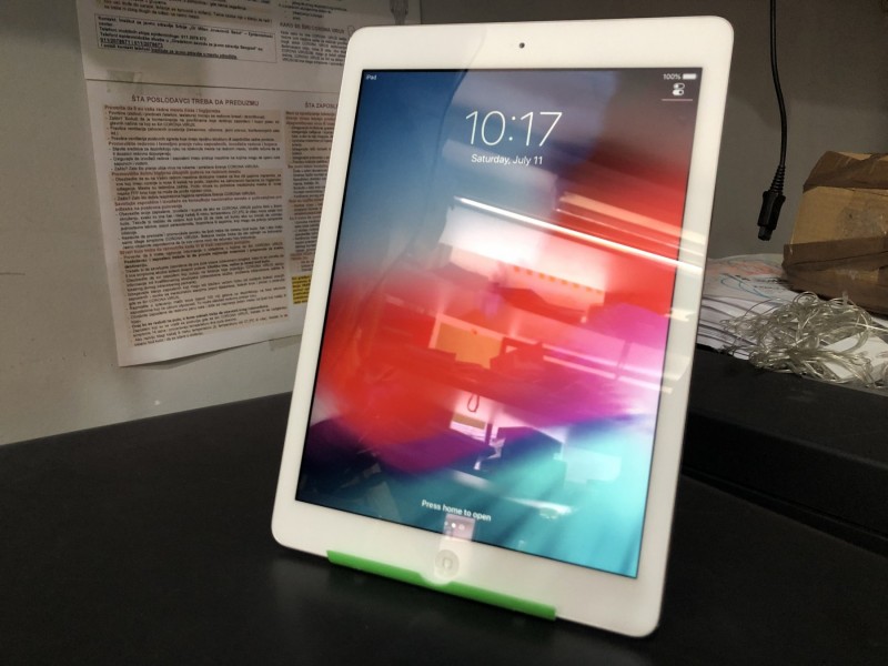 iPad Air 1st 16GB Silver Br.G39