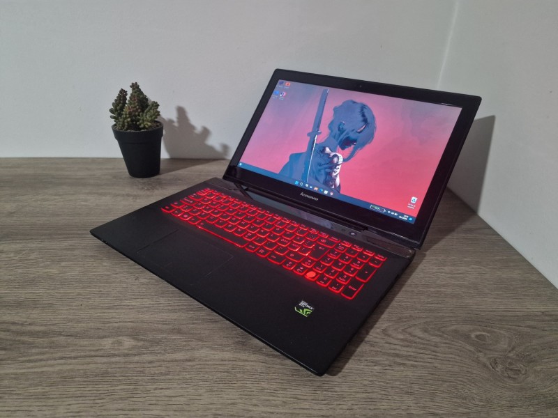 Lenovo Y50-70 - i7-4720HQ - 12GB - GTX 960M