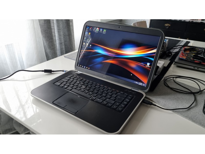 5 ispravnih laptopova Dell i MackBook sa punjacima