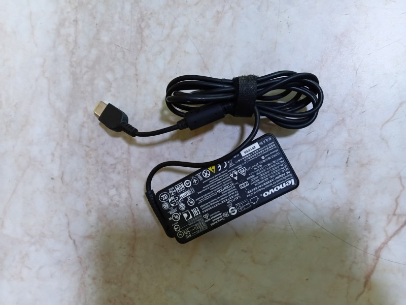 Ac Adapter Lenovo 20v2.25a kocka