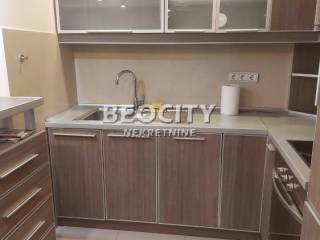 Trosobni stan Starca Vujadina, Lipov lad, Beograd