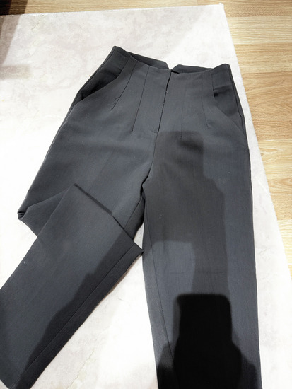 Duboke pantalone
