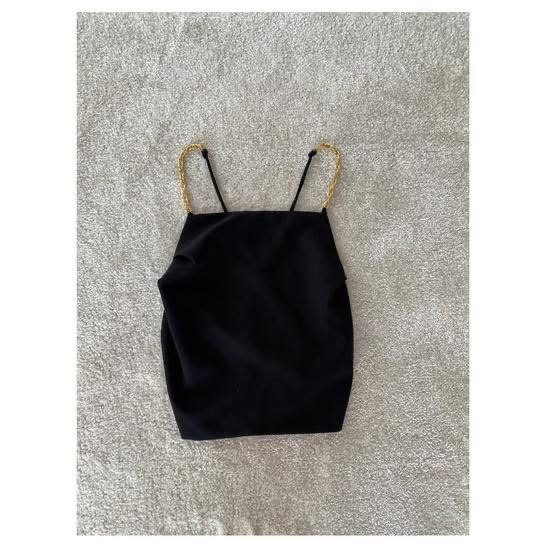 Zara crni top sa zlatnim bretelama novo