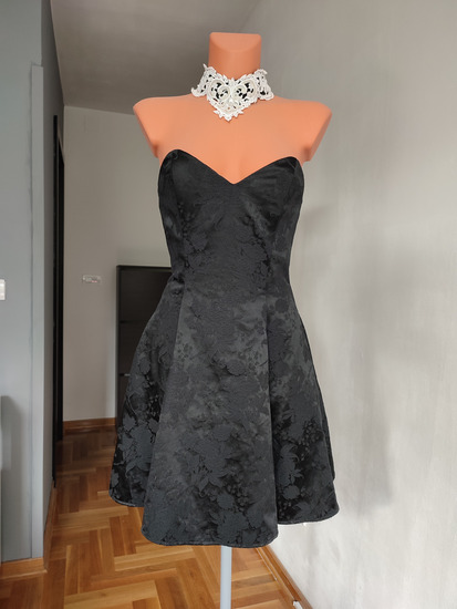 % Vintage GunneSaxJessicaMcClintock Reverse Halter
