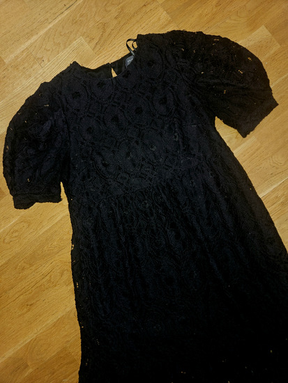 PRIMARK crna cipkana midi haljina