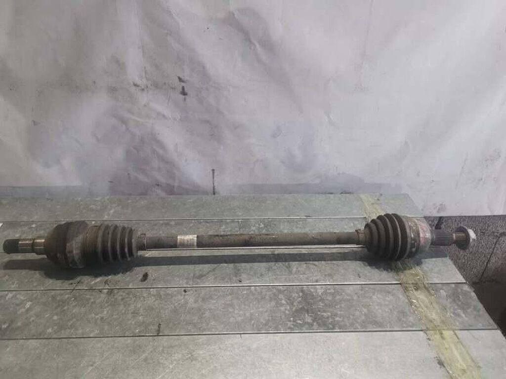 POLUOSOVINA ZADNJA DESNA ZA CHEVROLET CAPTIVA OD 2006. DO 2016. GOD