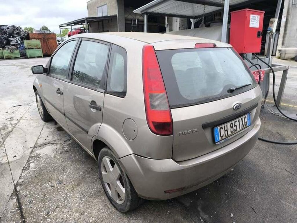 FORD FIESTA 2004. GOD. - KOMPLETAN AUTO U DELOVIMA | Ford Fiesta