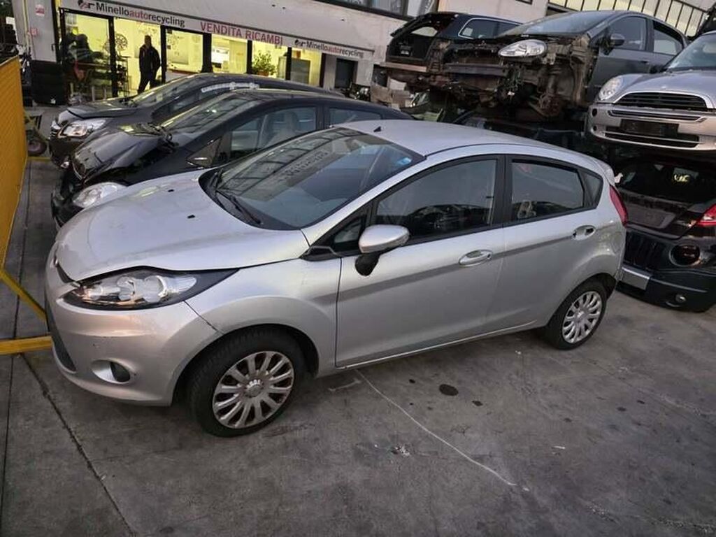 FORD FIESTA 1.4 2010. GOD. - KOMPLETAN AUTO U DELOVIMA | Molba za