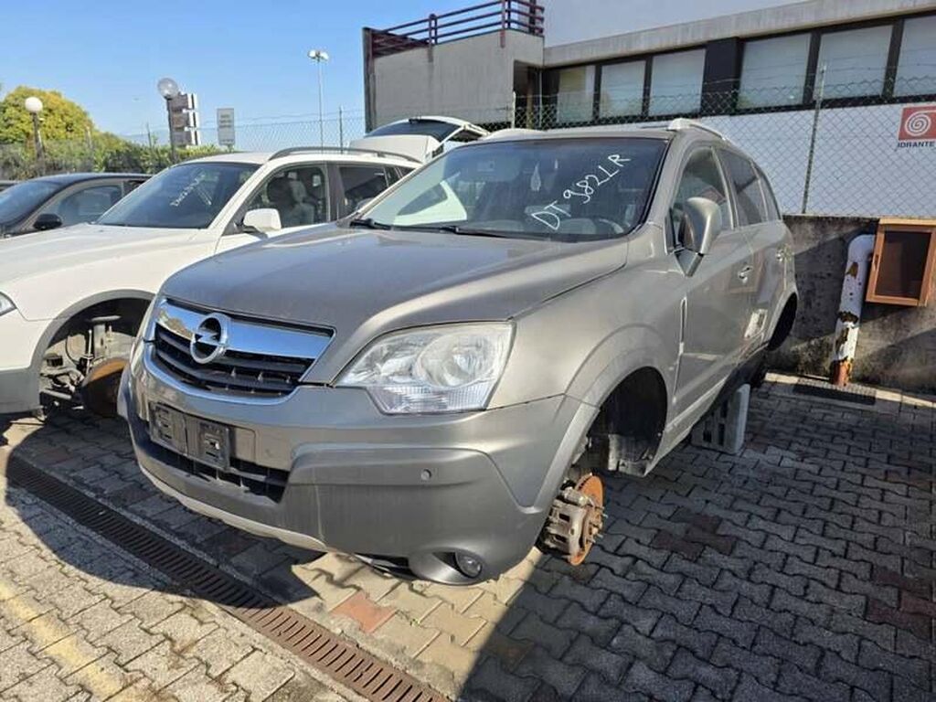 OPEL ANTARA 2010. GOD. - KOMPLETAN AUTO U DELOVIMA | Molba za