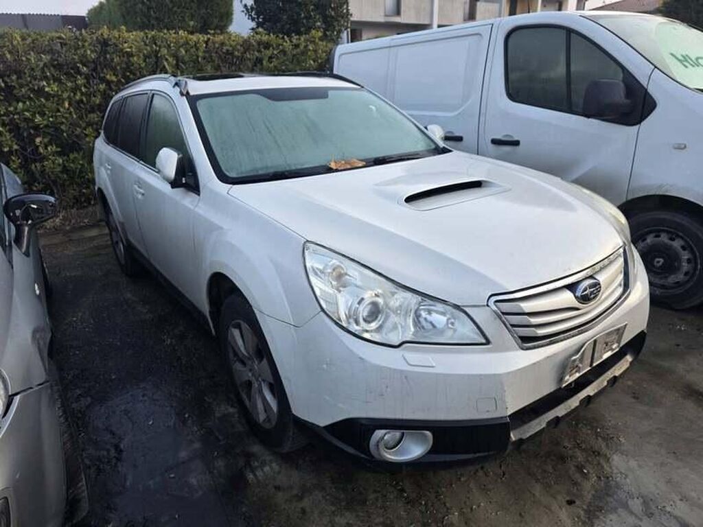 SUBARU OUTBACK 2.0 D 2012. GOD. - KOMPLETAN AUTO U DELOVIMA |