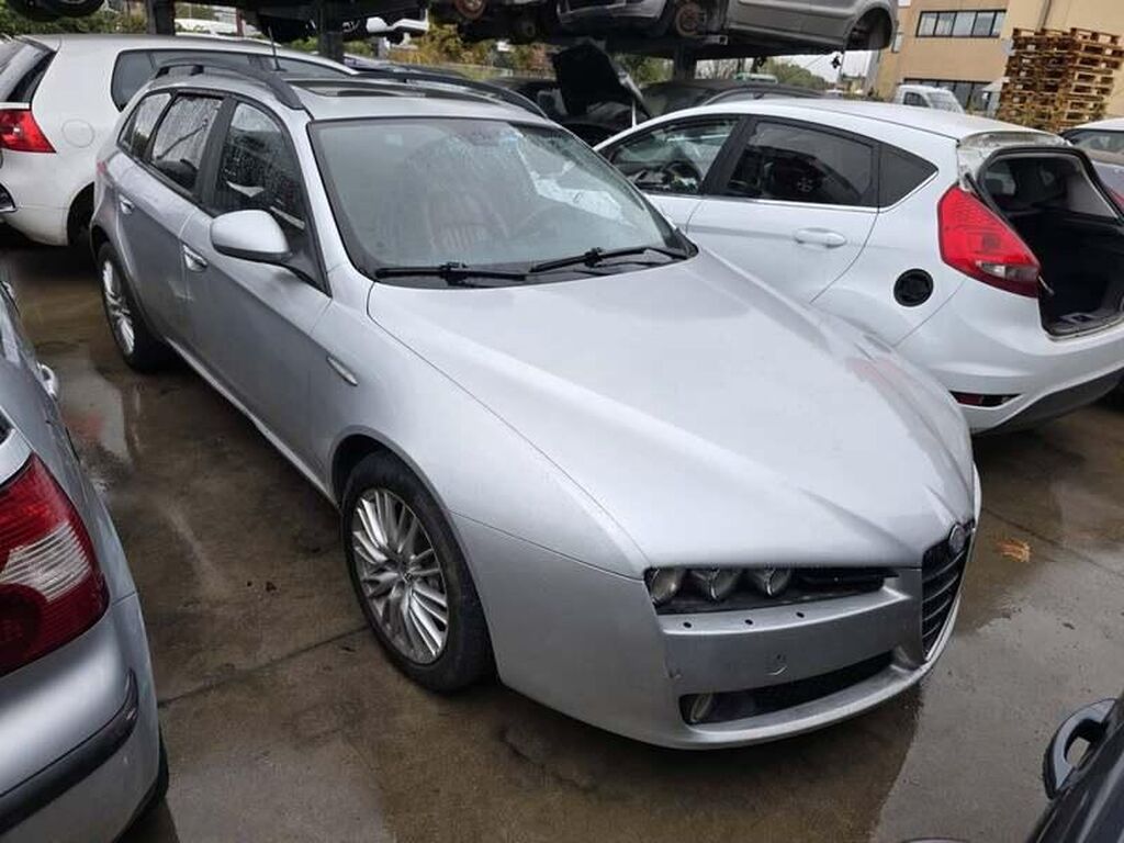 ALFA ROMEO 159 2008. GOD. - KOMPLETAN AUTO U DELOVIMA | Molba za