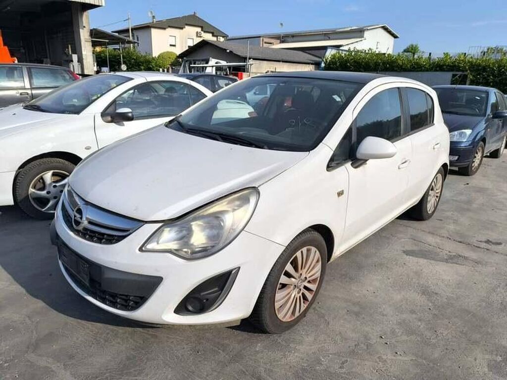 DESNI RETROVIZOR ZA OPEL CORSA D ZA 2011. GOD. | Desni retrovizor u