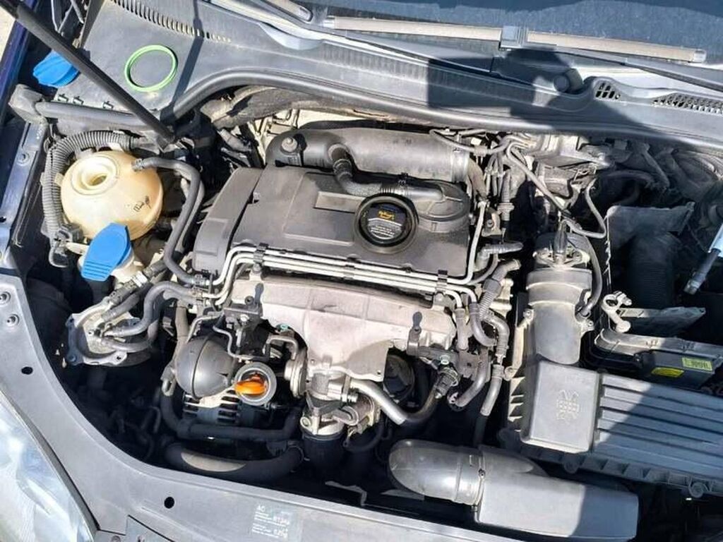 LEVO STOP SVETLO ZA VOLKSWAGEN GOLF 5 OD 2003. DO 2008. GOD. | Levo