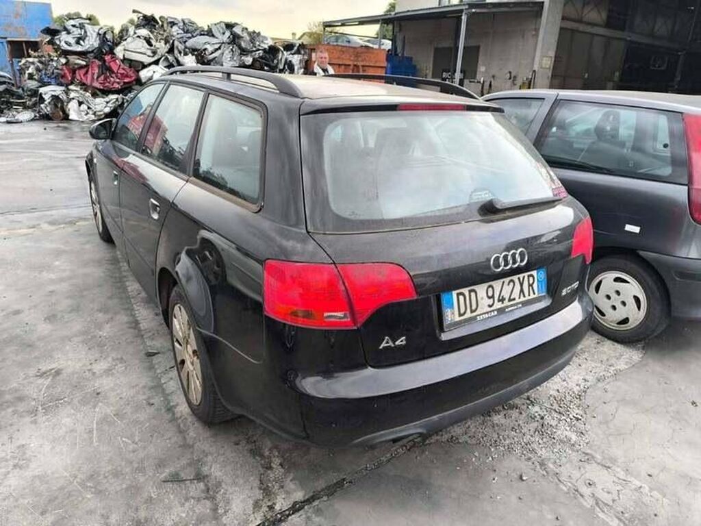LEVO STOP SVETLO ZA AUDI A4 OD 2004. DO 2007. GOD. | Levo stop