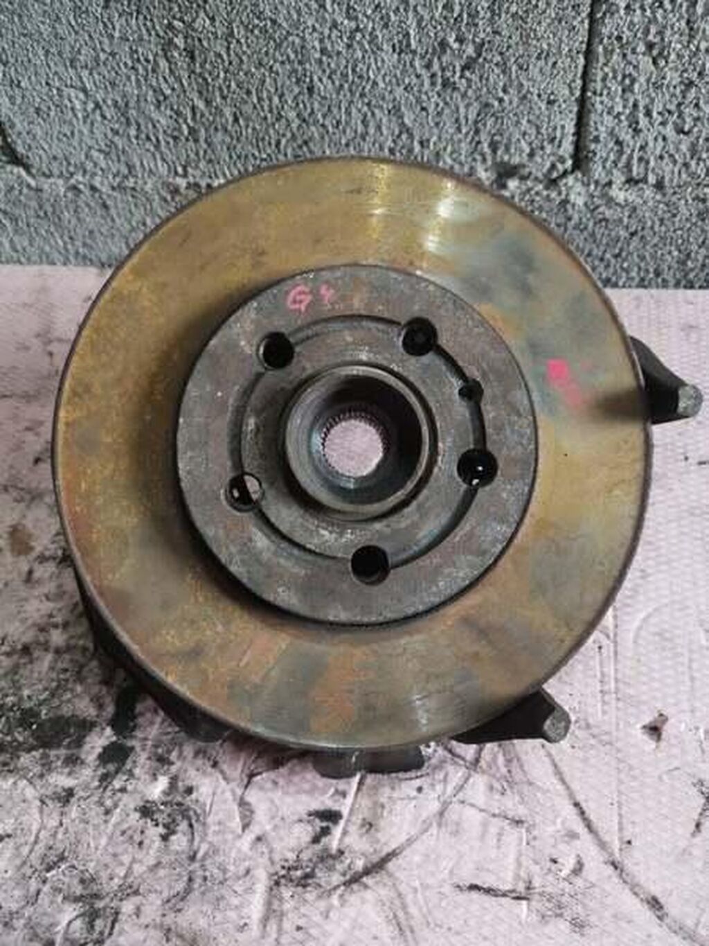 GLAVCINA PREDNJA LEVA ZA VOLKSWAGEN GOLF 4 OD 1997. DO 2003. GOD. |
