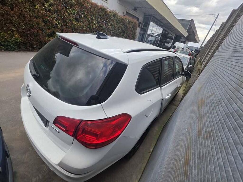STOP SVETLO ZA OPEL ASTRA J OD 2009. DO 2015. GOD. | AUTO DELOVI RS