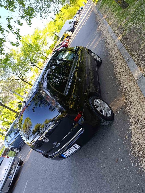 Opel Meriva 1.6, 2008.god, registrovana je do marta 2027,nove prednje