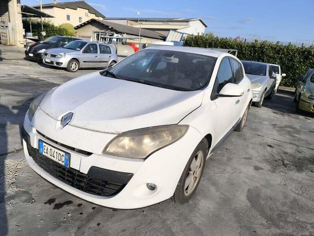 RENAULT MEGANE 2010. GOD. - KOMPLETAN AUTO U DELOVIMA | Reno Megan