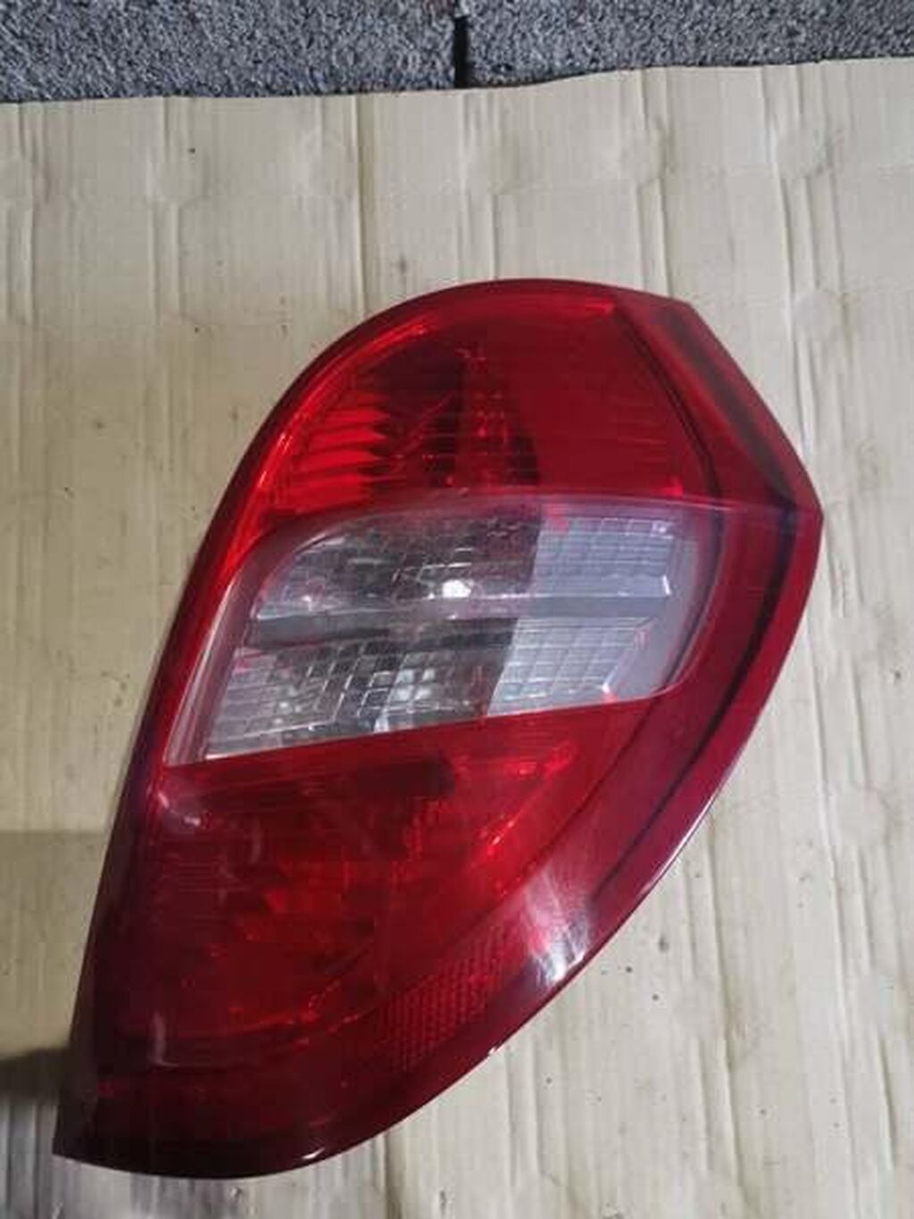 STOP SVETLO DESNO ZA MERCEDES BENZ A 180 OD 2004. DO 2008. GOD. |