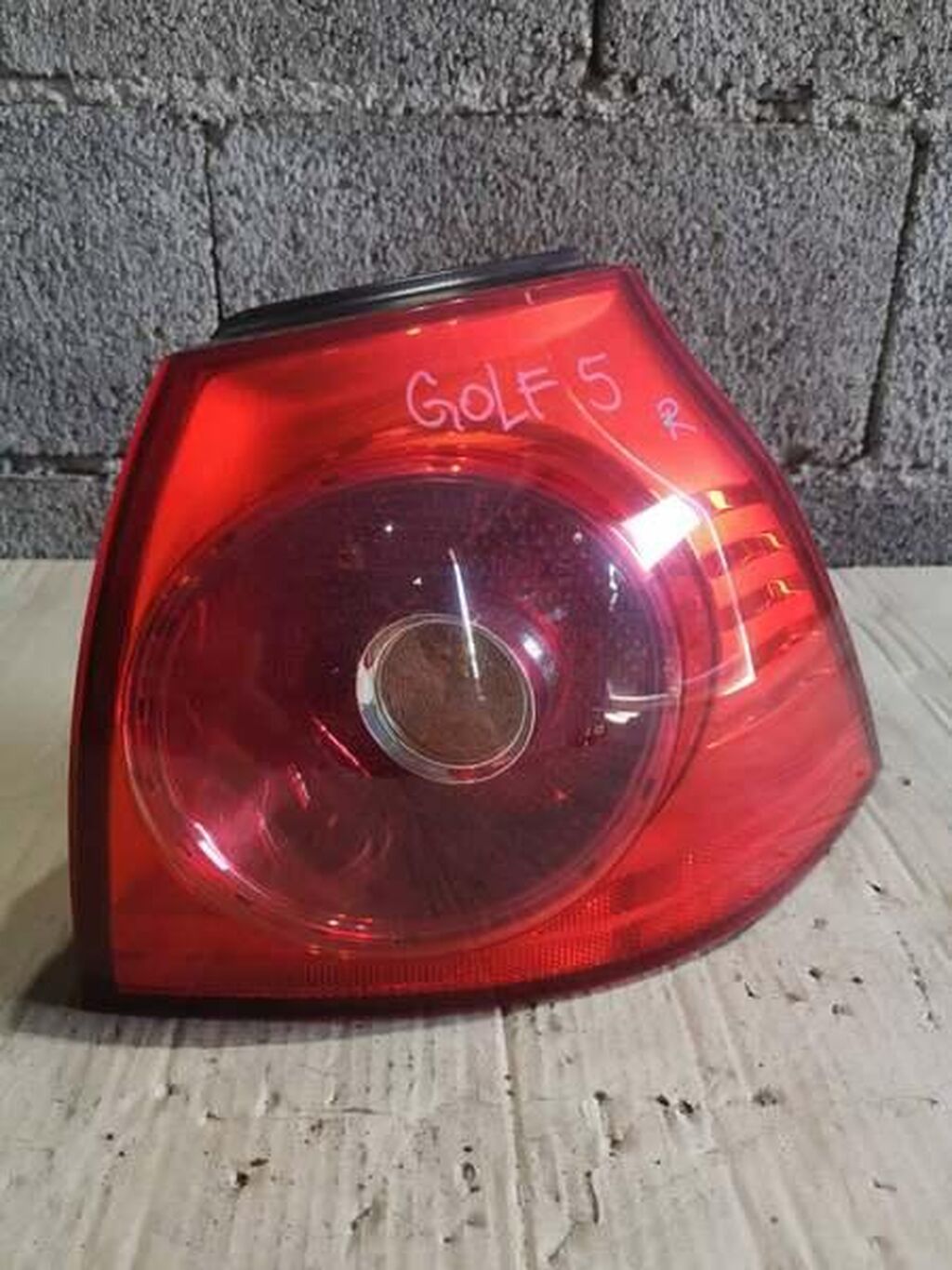 STOP SVETLO DESNO ZA VOLKSWAGEN GOLF 5 OD 2003. DO 2009. GOD. | Stop