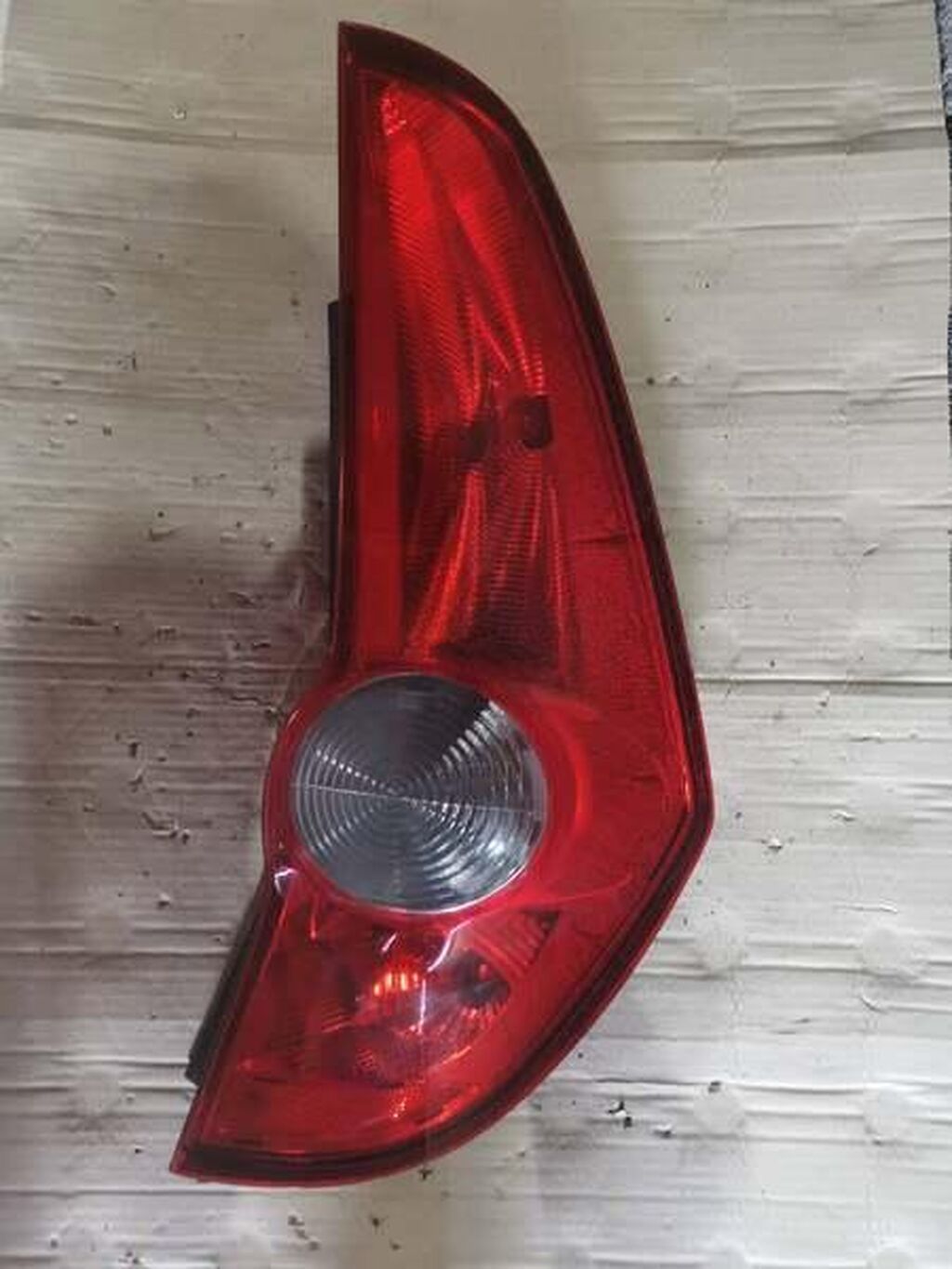 STOP SVETLO DESNO ZA OPEL AGILA OD 2000. DO 2007. GOD. | Stop svetlo