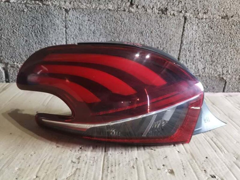STOP SVETLO LEVO ZA PEUGEOT 208 OD 2012. DO 2019. GOD. | Stop svetlo