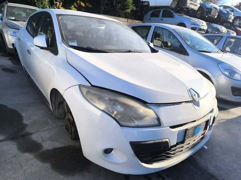 DESNI FAR ZA RENAULT MEGANE OD 2008. DO 2012. GOD. | Desni far u