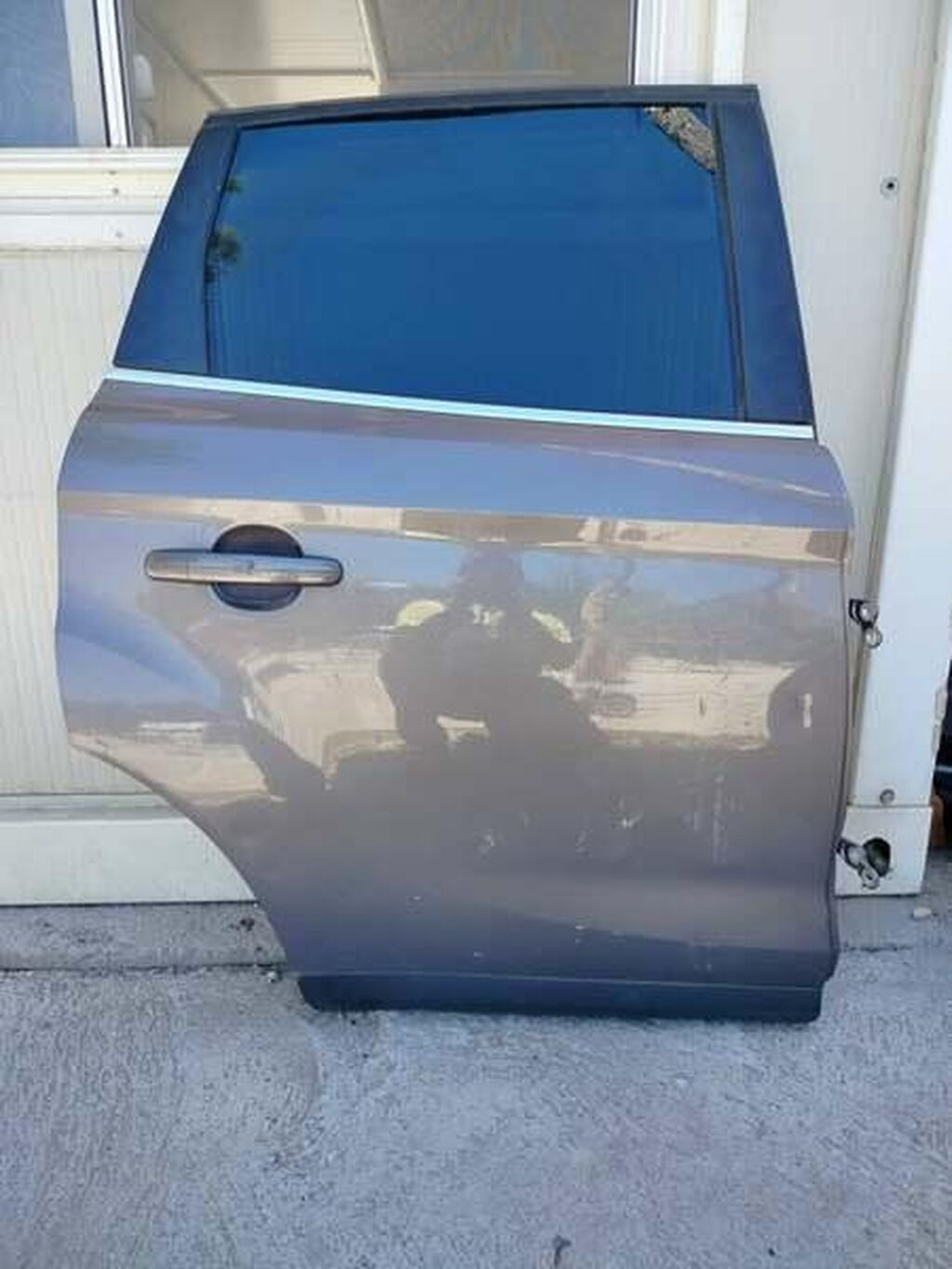 ZADNJA DESNA VRATA ZA FORD KUGA OD 2008. DO 2012. GOD. | Zadnja