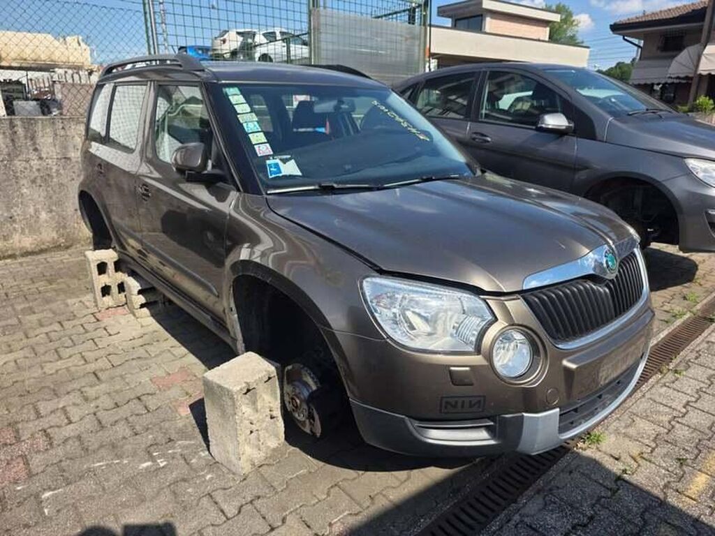 ŠKODA YETI 2011. GOD. - KOMPLETAN AUTO U DELOVIMA | Skoda Yeti 3