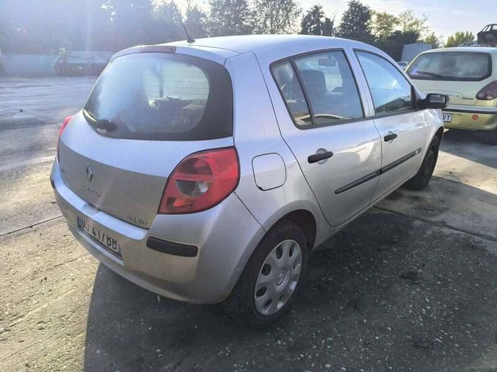 DASKA U GEPEKU ZA RENAULT CLIO OD 2005. DO 2009. GOD. | Daska u