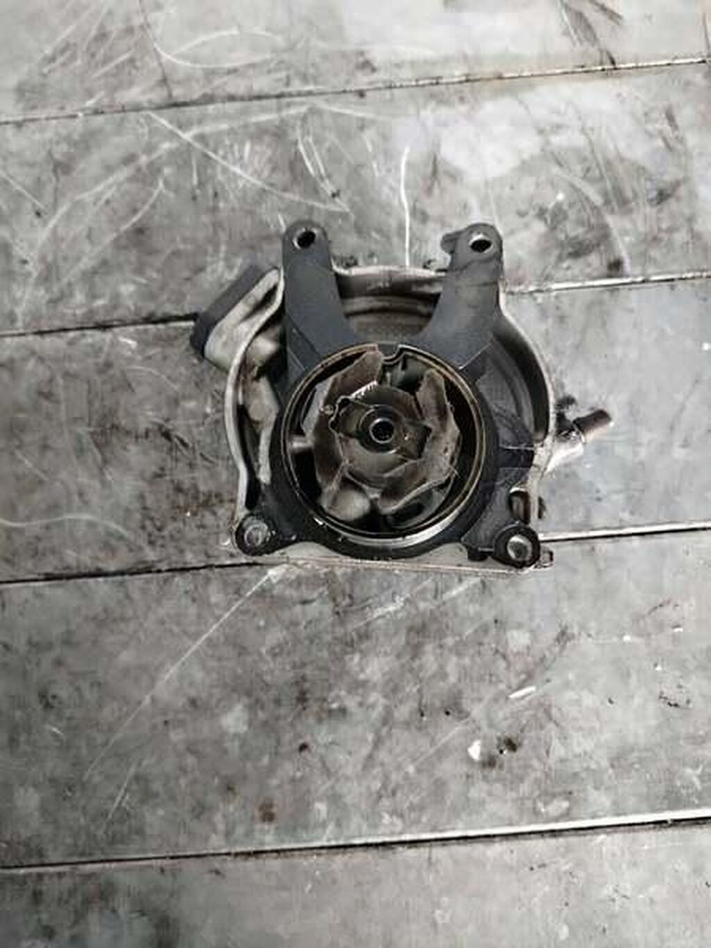 VAKUM PUMPA ZA ALFA ROMEO 159 OD 2005. DO 2011. GOD. | Vakum pumpa