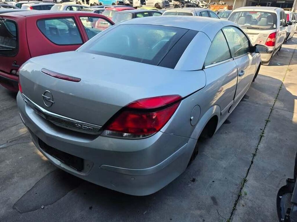 OPEL ASTRA H 2010. GOD. - KOMPLETAN AUTO U DELOVIMA | Opel Astra H