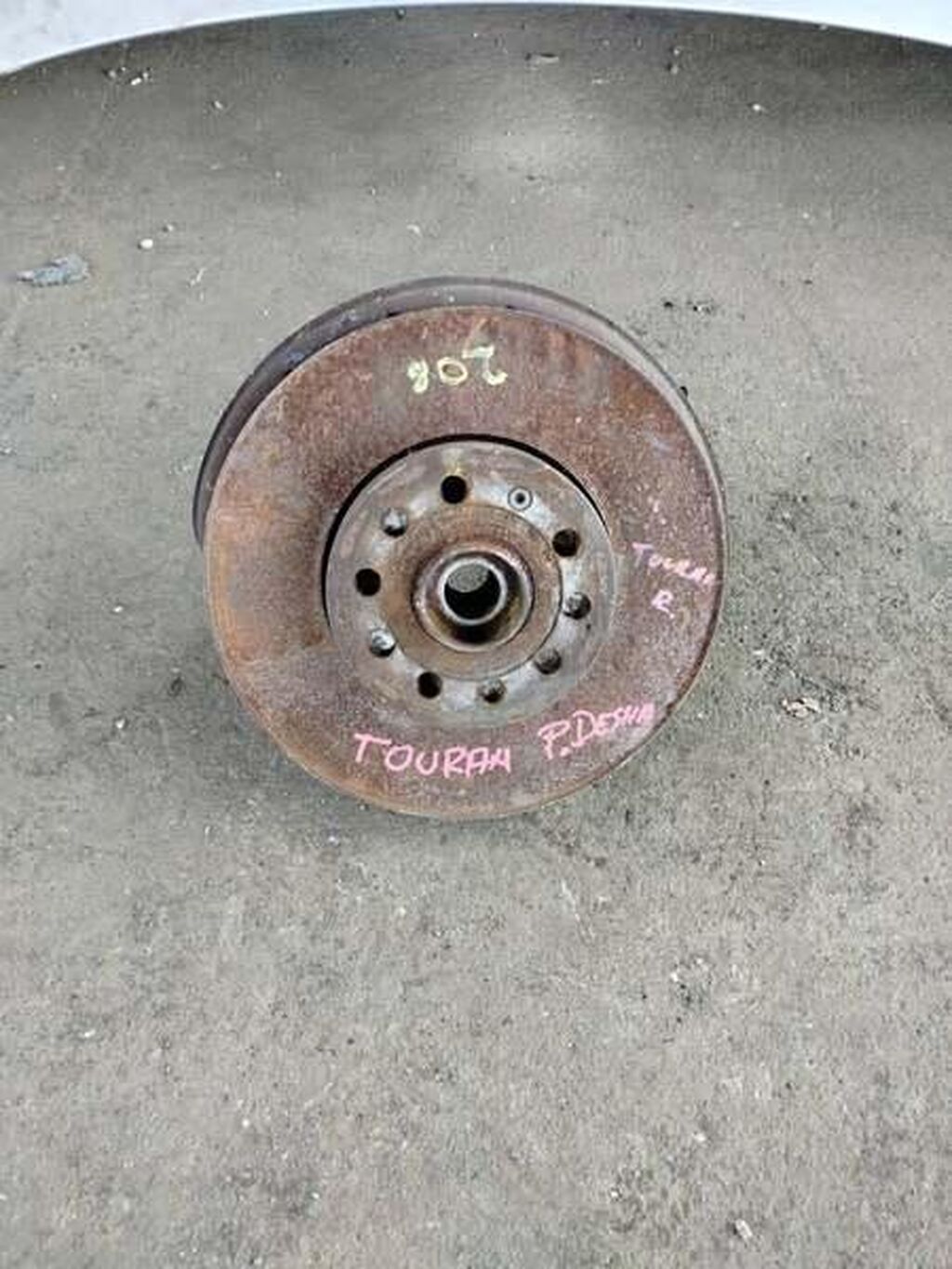 PREDNJA DESNA GLAVCINA ZA VOLKSWAGEN TOURAN | Prednja desna glavcina