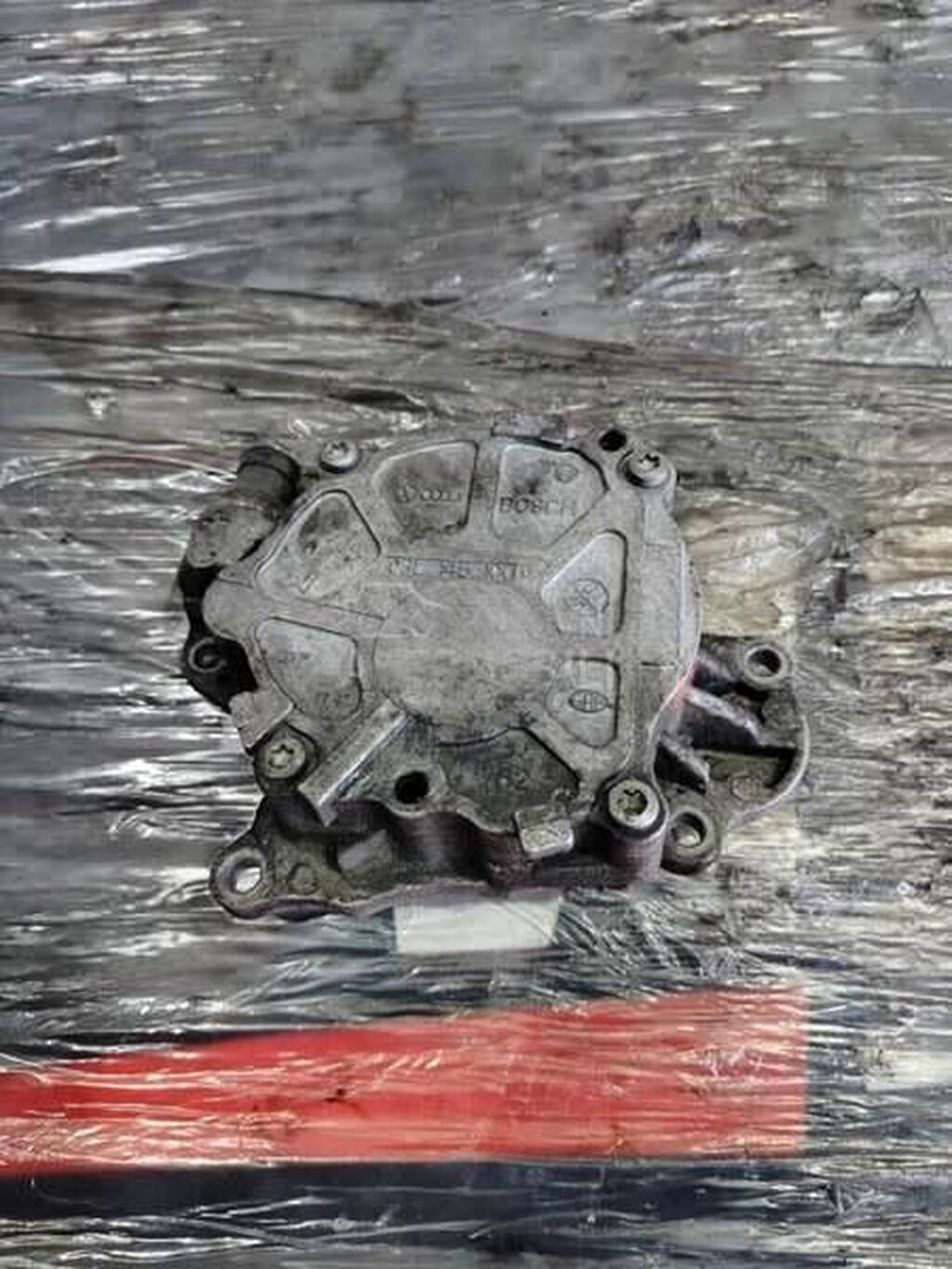 VAKUM PUMPA 1.6TDI ZA VOLKSWAGEN GOLF 6 OD 2008. DO 2012. GOD. |