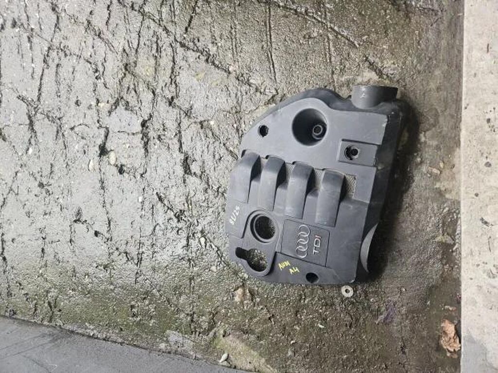 POKLOPAC MOTORA A4 B6 | Poklopac motora a4b6 1.9tdi