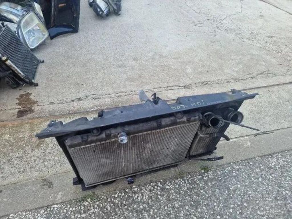 HLADNJAK VODE PEUGEOT 307 | Hladnjak vode peugeot 307