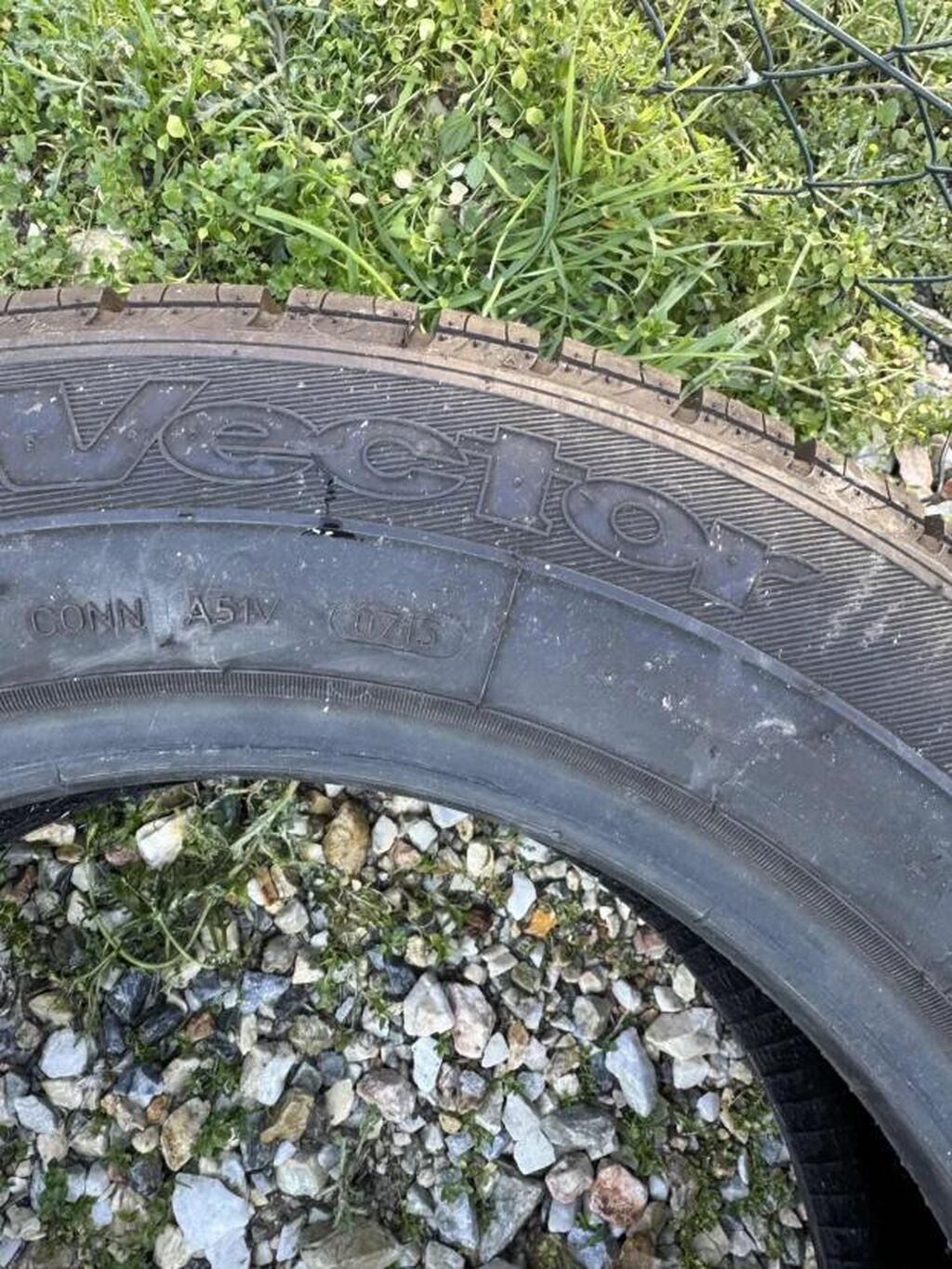 C GUMA GOODYEAR VECTOR 205/65 R16 | Goodyear guma bukvalno sara kao