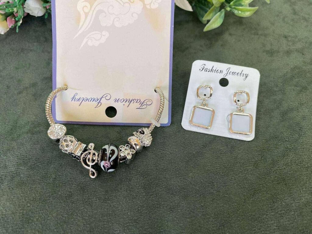 Pandora narukvica i gratis mindjuse za samo 2200 din    acc