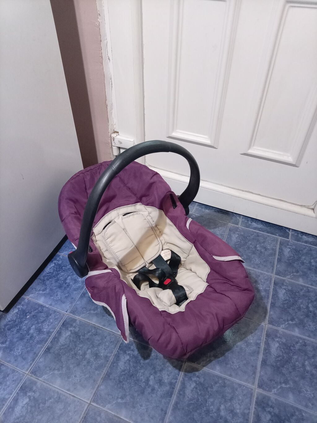 Auto-sedište/nosiljka za bebe (jaje) - Tip: autosedište za